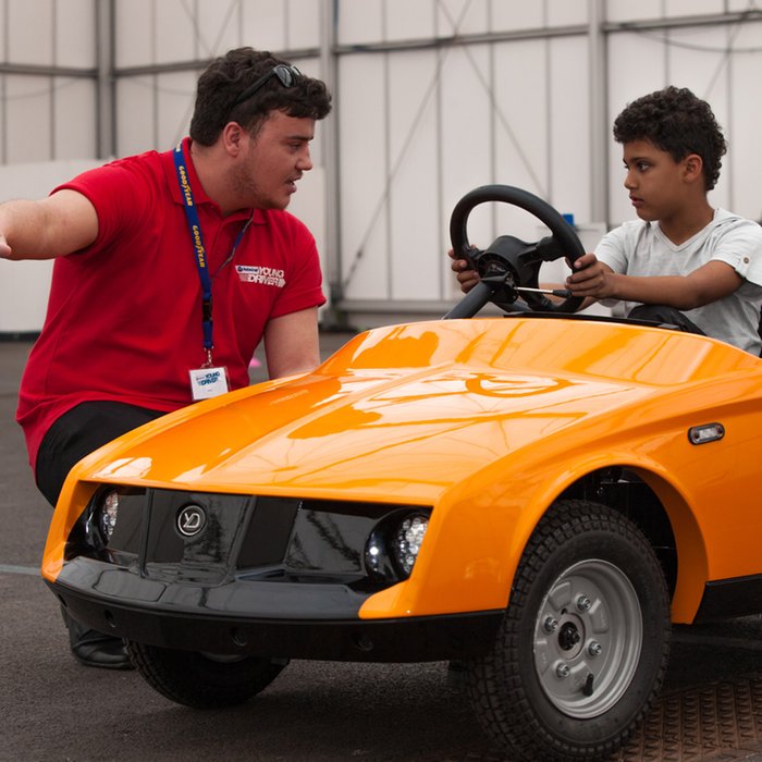 15 Minute Young Driver Experience | Moonpig