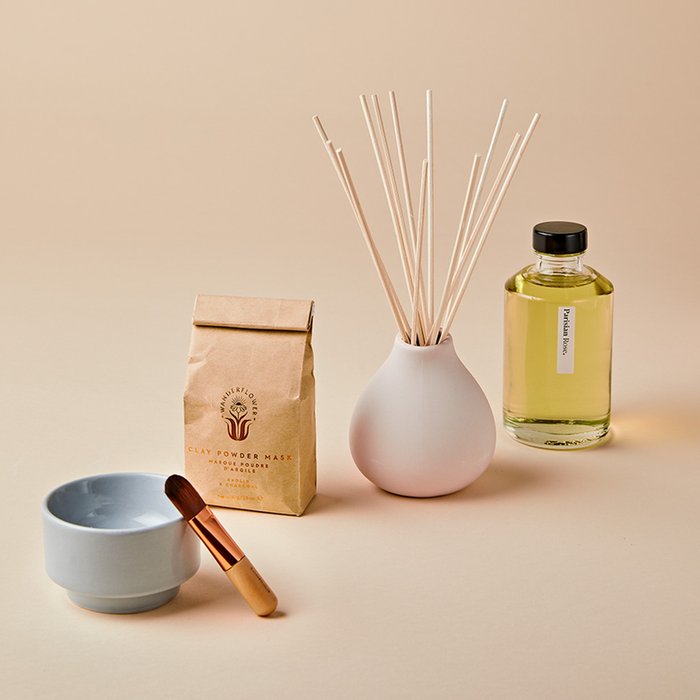 Aery Pink Diffuser & Wanderflower Clay Face Mask Bundle | Moonpig