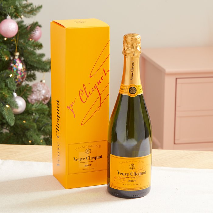 December Veuve Gift Set | Moonpig