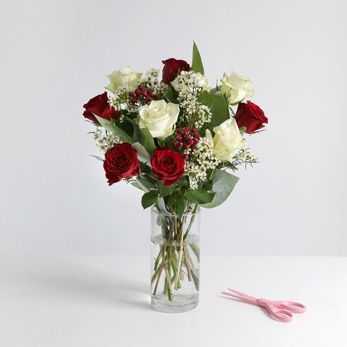 The Christmas Roses | Moonpig