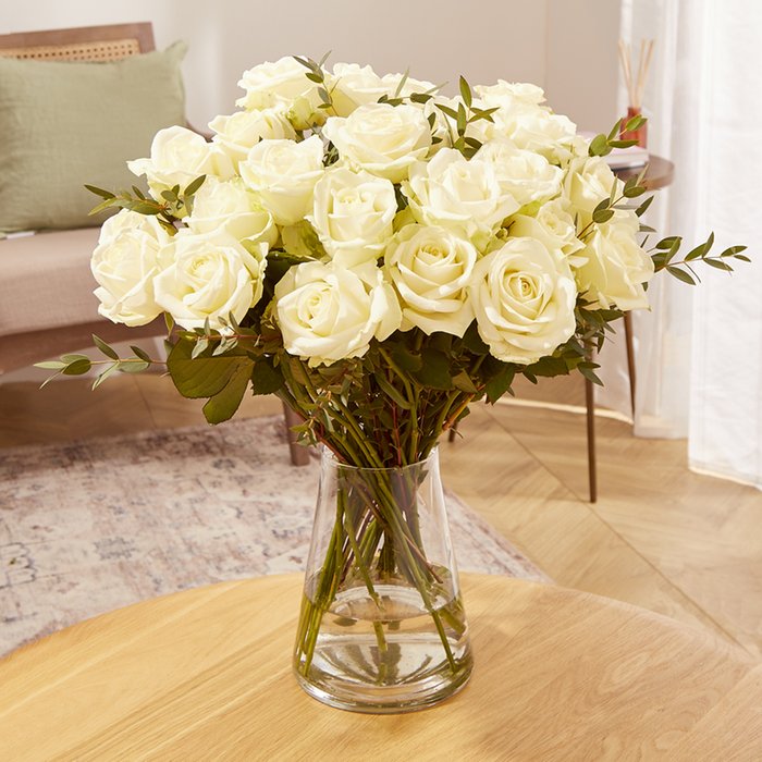 Luxury White Roses | Moonpig