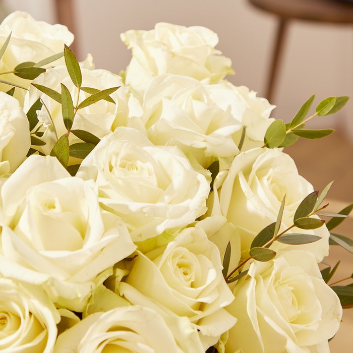 Luxury White Roses | Moonpig
